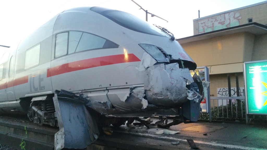 Raydan çıkan hızlı tren ICE bu hale geldi