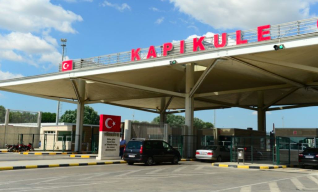Kapıkule Sınır Kapısı'nda gurbetçilere ikram - Turizm Avrupa